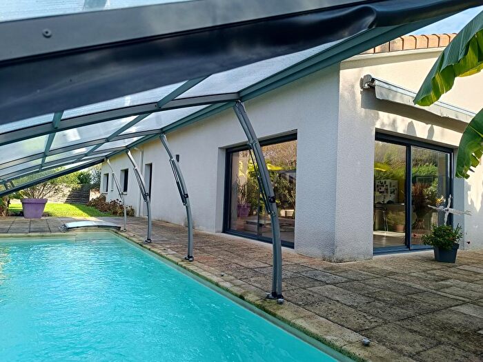 Maison à vendre - Roquefort - 5 pièces - 4 chambres