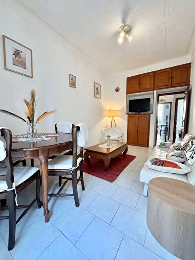 Appartement à louer - Pasteur, Nice - 2 pièces - 1 chambre