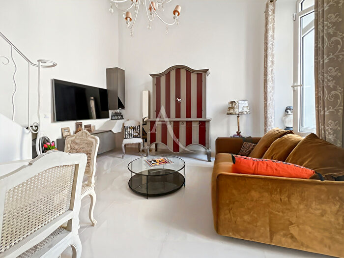 Cannes, Californie Pezou : Appartement 3 pièces à vendre