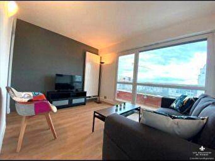 Appartement à louer - Villeurbanne - 5 pièces - 4 chambres