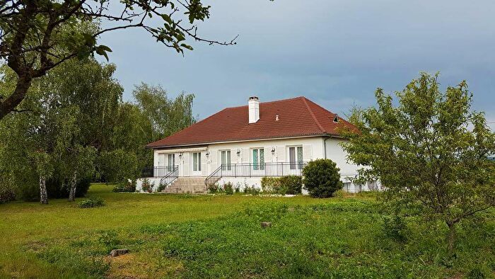 Maison 7 pièces à Campagne, Domérat, à louer