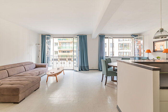 Appartement à vendre - Paris e , Citroën, Boucicaut - 4 pièces - 2 chambres