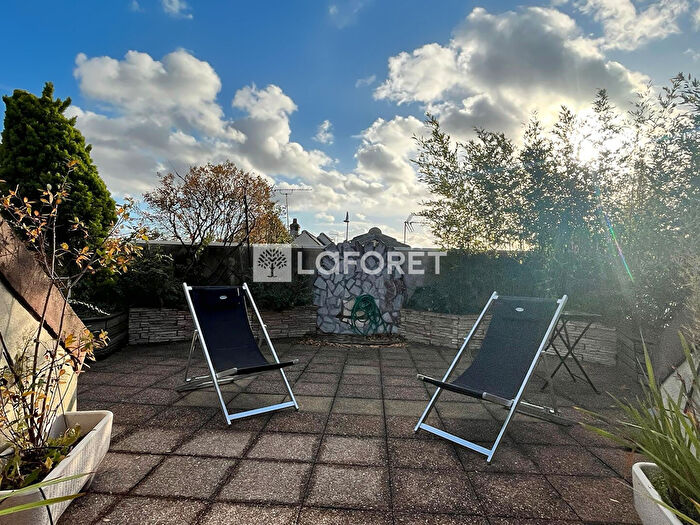 Maison 9 pièces à vendre à Les Lilas, Sentes, Floréal