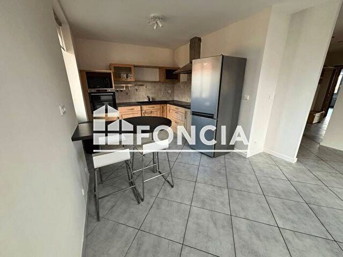 Appartement à louer - Centre, La Roche-sur-Foron - 4 pièces - 3 chambres