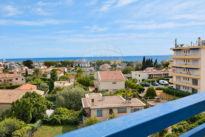 Cagnes-sur-Mer, Les Colettes : Appartement 4 pièces à vendre