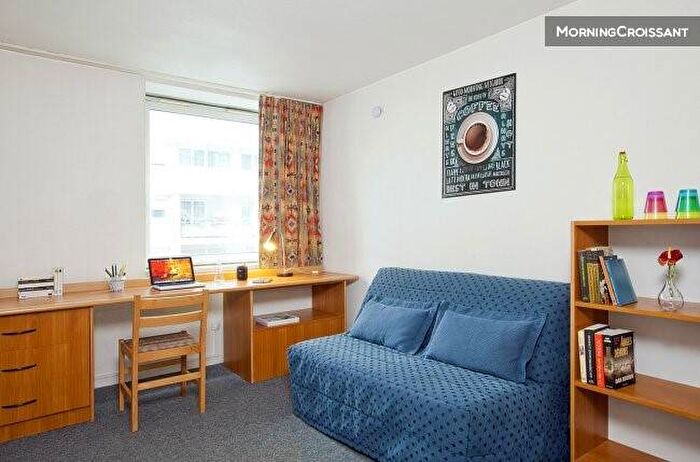 Appartement à louer - Eiffel, Levallois-Perret - 1 pièce