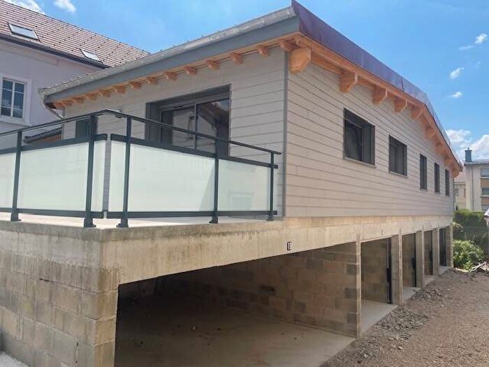 Maison à louer - Saint Pierre, Pontarlier - 8 pièces - 3 chambres