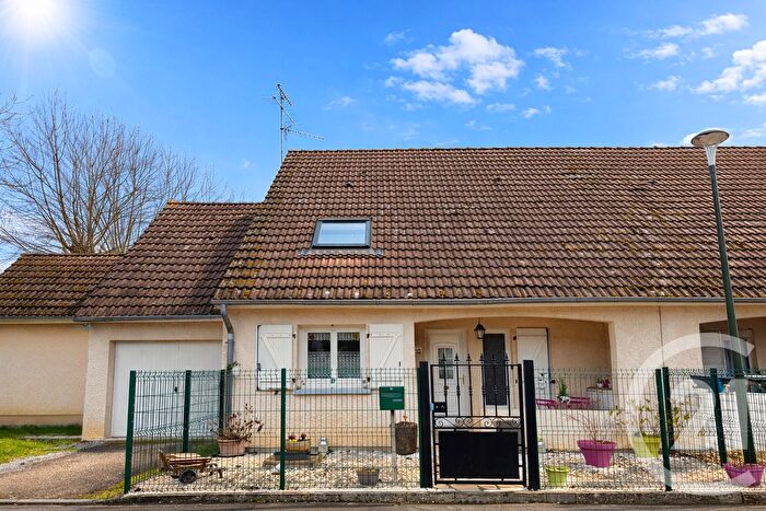 Maison à vendre - Ivry-la-Bataille - 5 pièces - 3 chambres