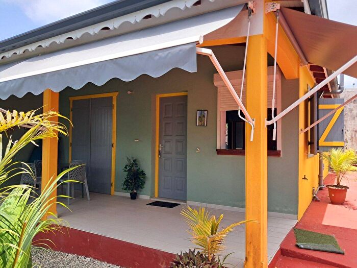 Maison à louer - Capesterre-Belle-Eau - 3 pièces - 2 chambres