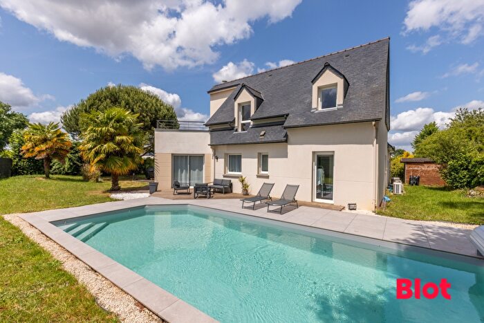 Maison à vendre - Chasné-sur-Illet - 7 pièces - 5 chambres