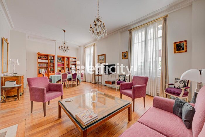 Appartement 5 pièces à Paris 7ème, Saint-Thomas d'Aquin, Bac, Musée d'Orsay, à vendre