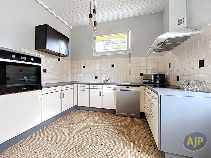 Maison à vendre - Salles - 10 pièces - 8 chambres