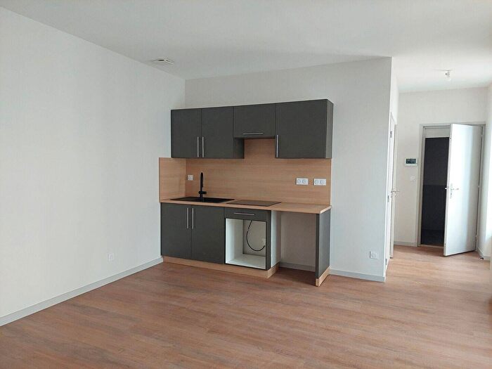 Appartement à louer - Le Centre-Centre Ville, Roanne - 2 pièces - 1 chambre