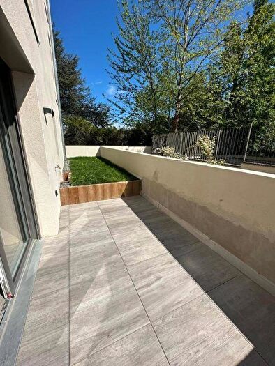 Appartement à louer - Collonges-au-Mont-dOr - 3 pièces - 2 chambres