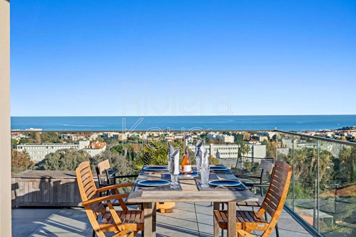 Appartement à vendre - Antibes, Rastines, Super Antibes, Laval, La Fontonne - 3 pièces - 2 chambres