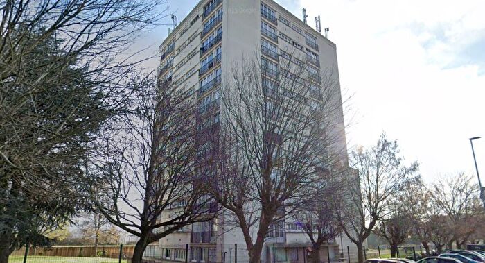 Appartement à vendre - Villiers-le-Bel, Derrière les Murs, Cerisaie - 2 pièces - 1 chambre