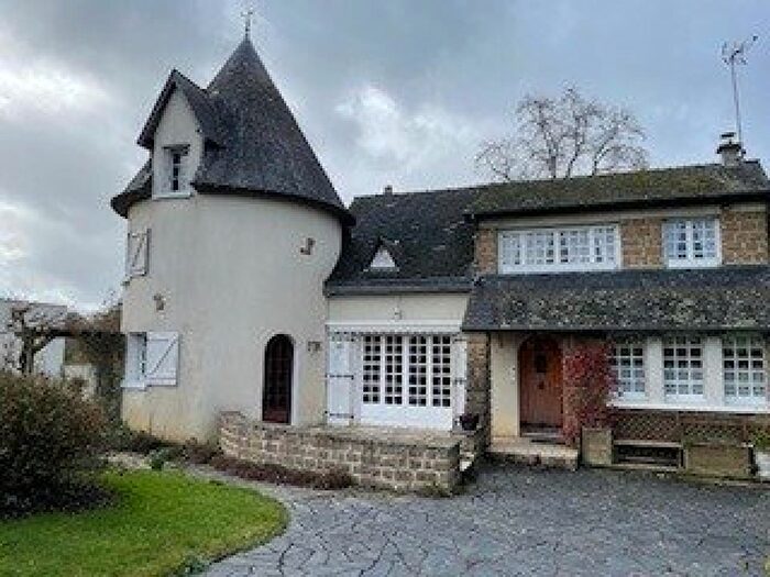 Maison à vendre - Le Bourgneuf-la-Forêt - 10 pièces - 6 chambres