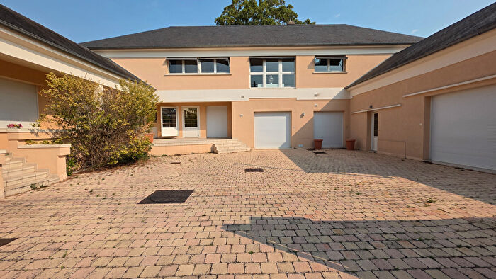 Bourges, Centre-ville, Charlet, Lahitolle, Pignoux, Sembat - Maison 14 pièces à vendre