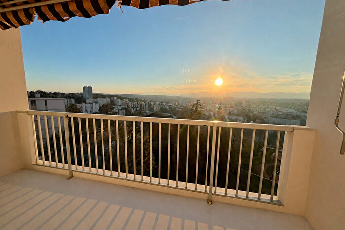 Appartement à vendre - Tassin-la-Demi-Lune, Charles de Gaulle - 1 pièce