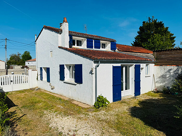 Saint-Romain-de-Benet : Maison 3 pièces à vendre