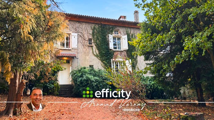 Maison 14 pièces à Néronde, à vendre