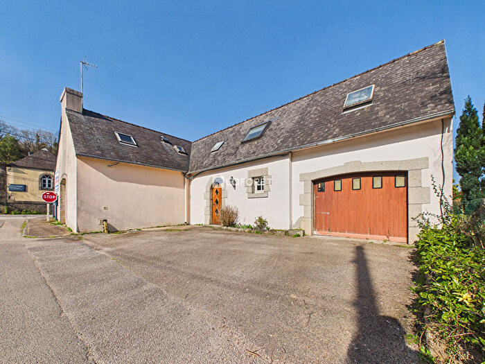 Maison à vendre - Châteaulin - 6 pièces - 3 chambres