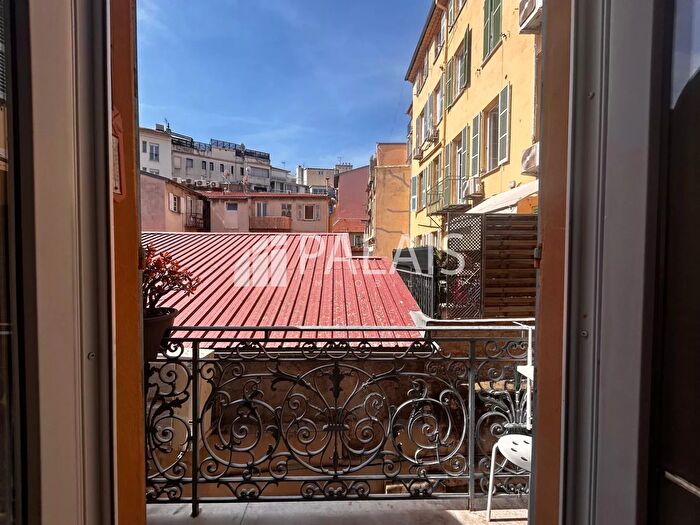 Appartement 2 pièces à Nice, Carré dor, à vendre