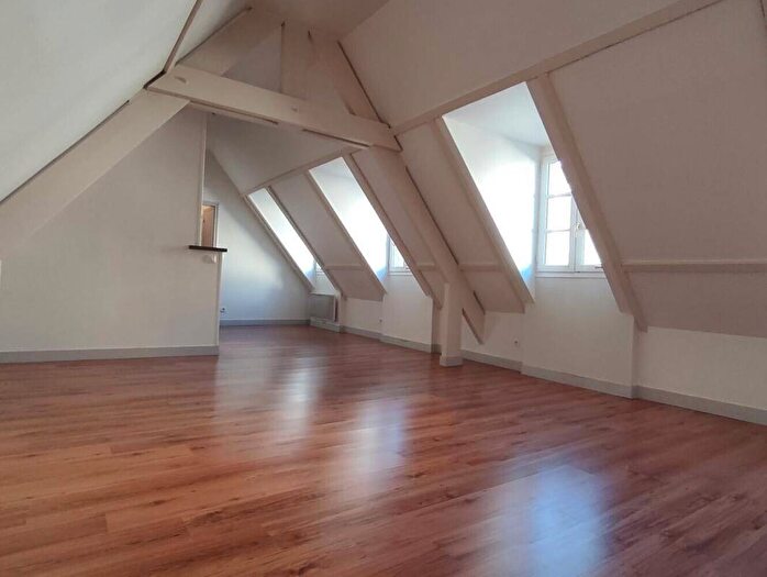 Centre Ville, Dieppe : Appartement 2 pièces à louer
