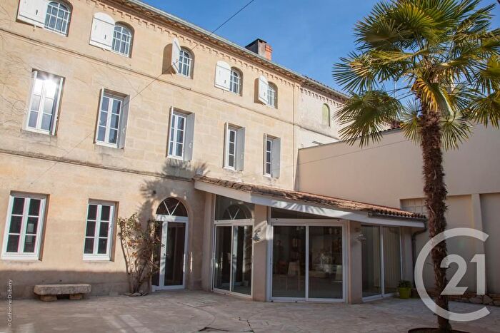 Maison à vendre - Montpon-Ménestérol - 8 pièces - 6 chambres