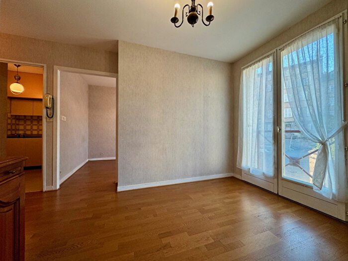 Appartement à louer - Limoges, Centre-ville, Hôtel de Ville, Emailleurs - 2 pièces - 1 chambre