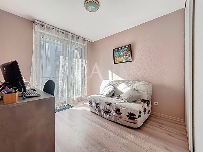 Appartement à vendre - Fonbeauzard - 3 pièces - 2 chambres