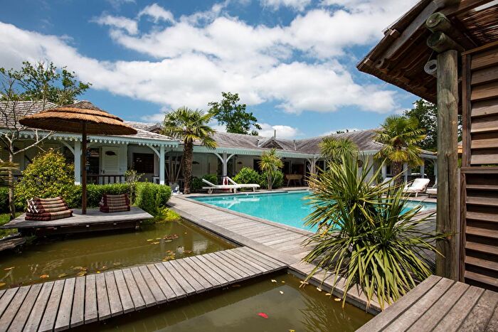 Maison à vendre - Lacanau, Moutchic, Longarisse, Carreyre - 10 pièces - 5 chambres