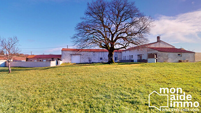 Maison à vendre - Benet - 7 pièces - 4 chambres