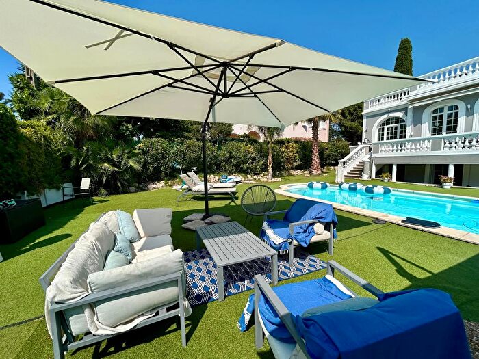 Maison 5 pièces à vendre à Antibes, Antibes-les-Pins, Trianon, Le Fournel, Peyregoue