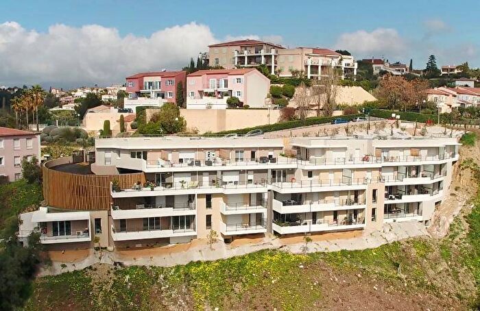 Appartement à louer - Ventabrun, Bellet, Nice - 3 pièces - 2 chambres