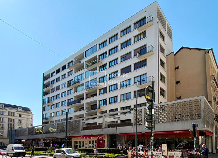 Appartement à vendre - Quartiers Centre, Centre-ville - 3 pièces - 1 chambre