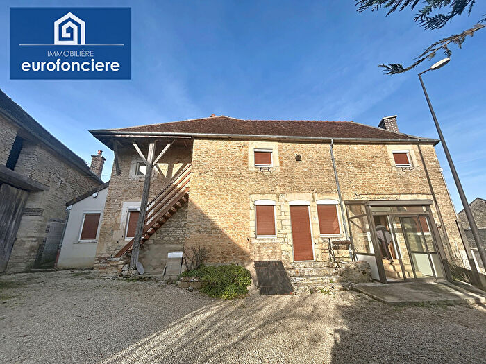 Maison à vendre - Pargues - 5 pièces - 3 chambres