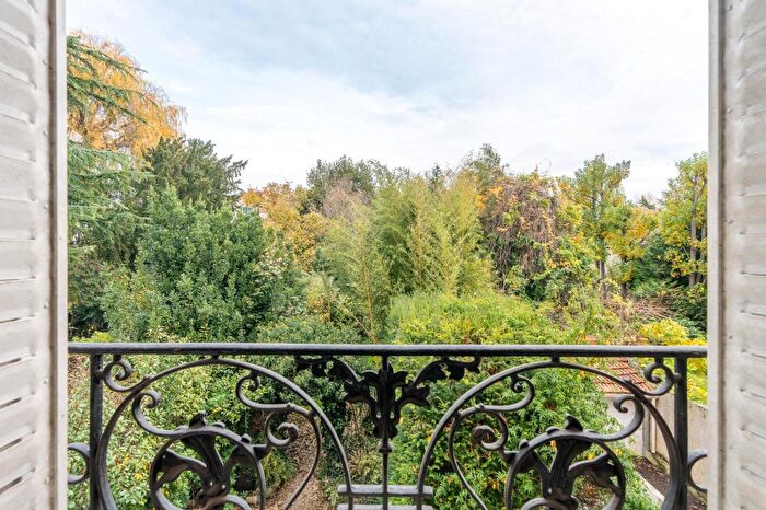 Fontenay-sous-Bois, Proche Bois de Vincennes, Rer A : Maison 6 pièces à vendre