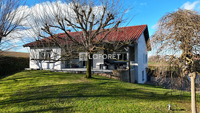 Maison à vendre - LAbergement-Clémenciat - 9 pièces - 5 chambres