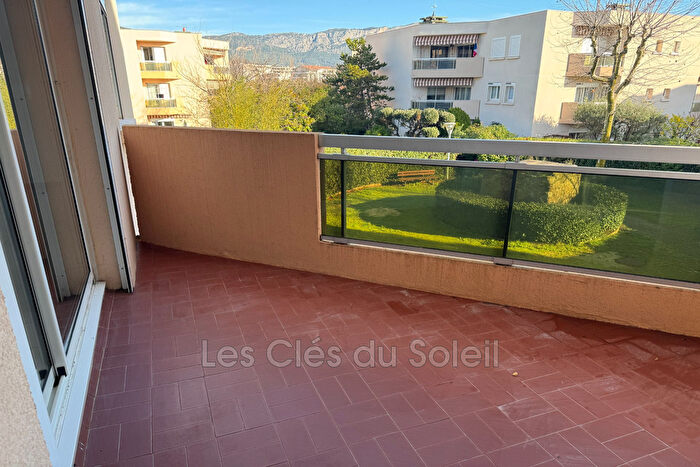 Appartement à louer - Toulon, Les Ameniers - 4 pièces - 2 chambres