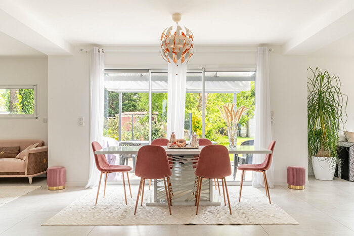 Maison 7 pièces à Pont-Saint-Martin, à vendre