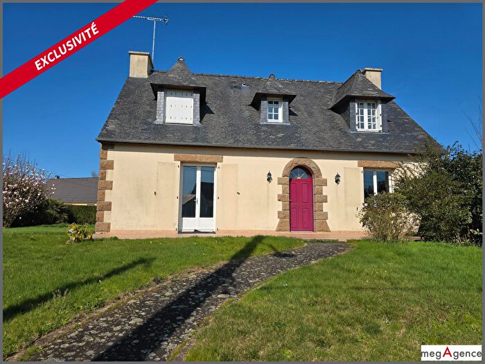 Maison à vendre - Saint-Étienne-en-Coglès - 7 pièces - 4 chambres