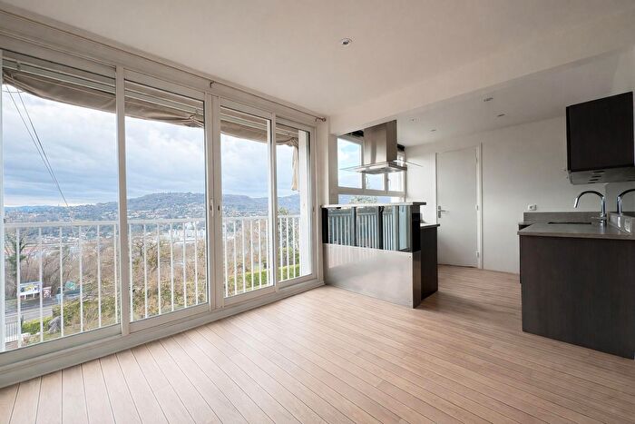 Appartement à louer - Fontaines-sur-Saône - 3 pièces - 2 chambres