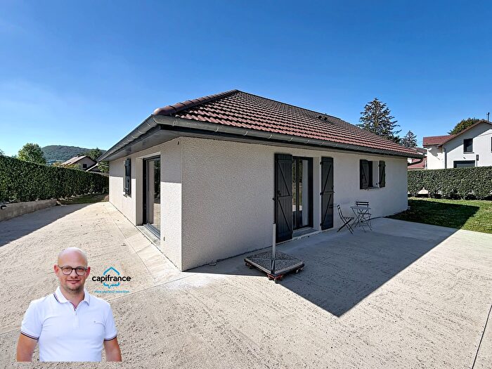 Maison 5 pièces à Saint-Geoire-en-Valdaine, à vendre