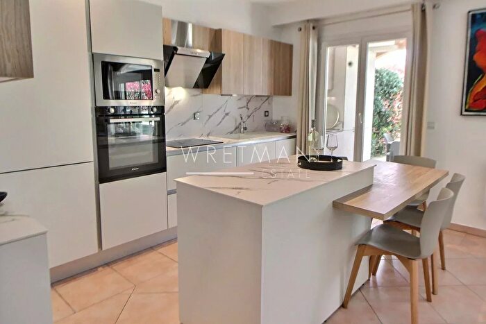 Maison à vendre - Mougins, Saint-Martin, Jylloue - 5 pièces - 3 chambres