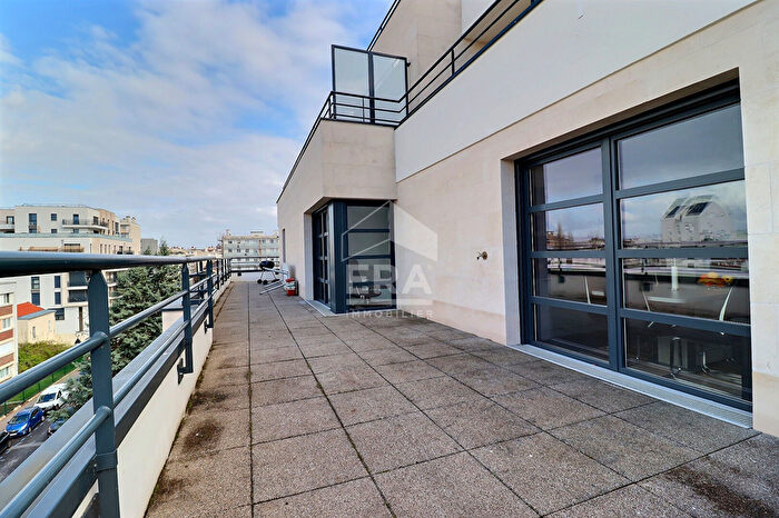 Appartement à vendre - Colombes, Europe - 5 pièces - 4 chambres