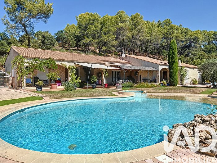 Maison à vendre - Pierrefeu-du-Var - 7 pièces - 5 chambres