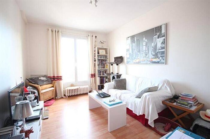 Appartement à louer - Wilson-Rivay, Levallois-Perret - 2 pièces - 1 chambre