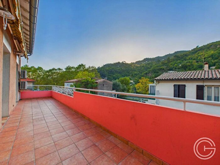 Appartement à louer - La Roquette-sur-Var - 3 pièces - 2 chambres