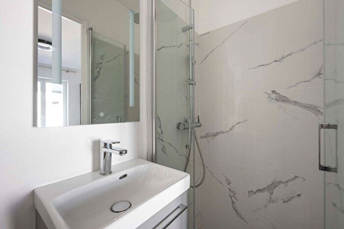 Appartement à louer - Goutte dOr-Château Rouge, Paris ème arrondissement - 1 pièce